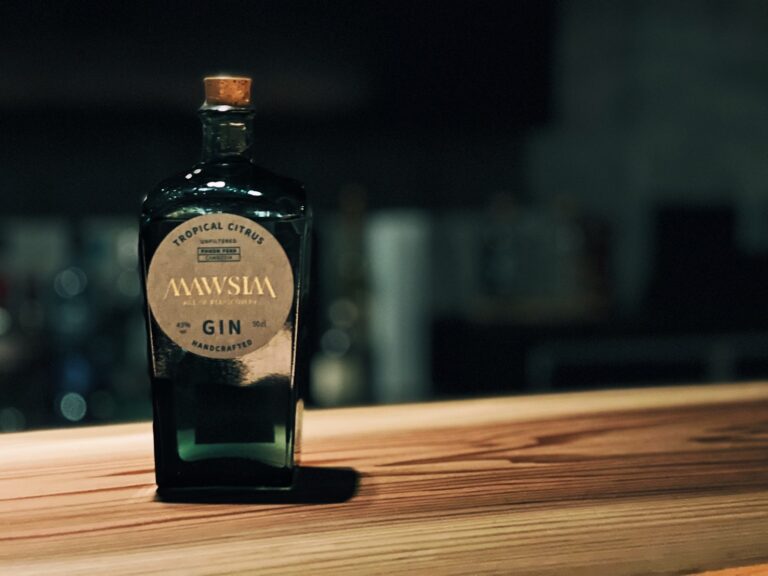 【レビュー・感想】カンボジア発クラフトジンブランド「MAWSIM(マウシム) 」のご紹介 | クラフトジン・ラボ